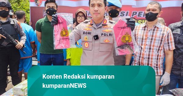 Polisi Bongkar Penimbunan 1 Ton BBM Bersubsidi di Cianjur, 2 Tersangka Diamankan | kumparan.com